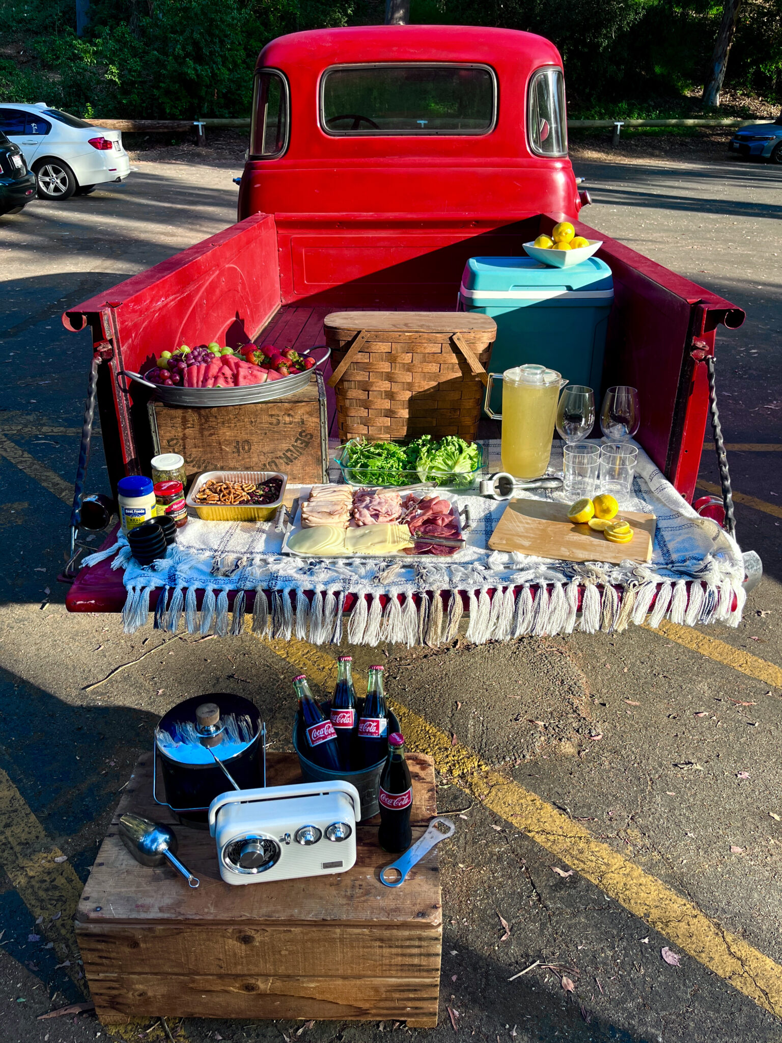 A Vintage-Inspired Tailgate Picnic (Plus a Free Ultimate Picnic ...